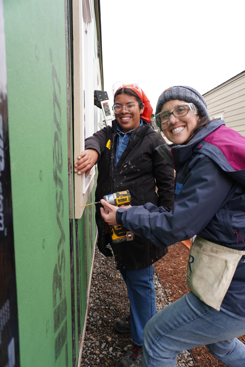 Volunteer – Bend Redmond Habitat for Humanity